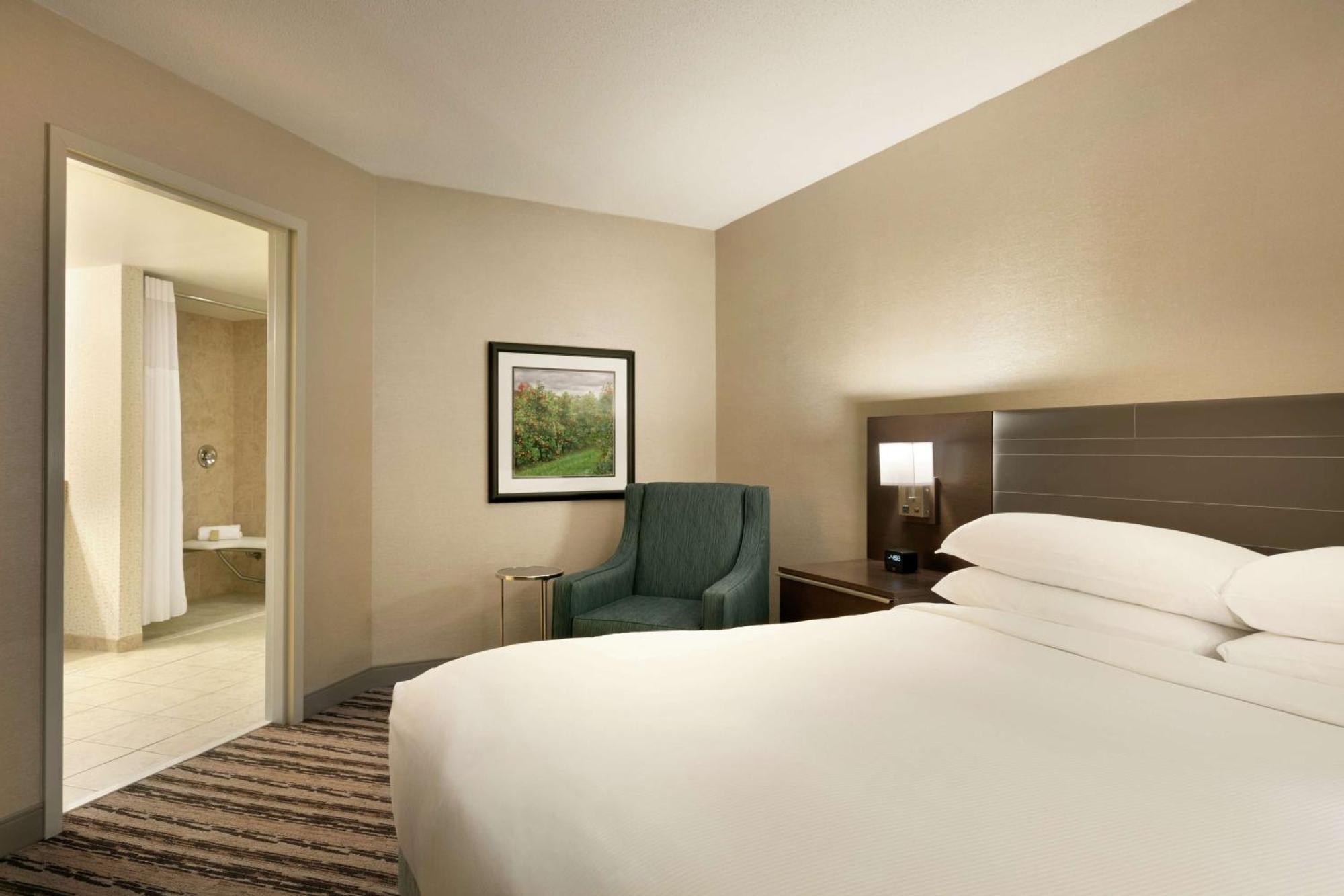 DOUBLETREE RESORT BY HILTON LANCASTER | GREAT PRICES, BOOK AND SAVE